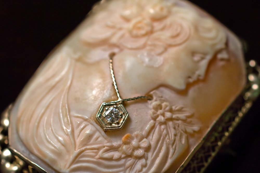 Inheriting an Heirloom: How to Take Care of Specific Items in Your Will